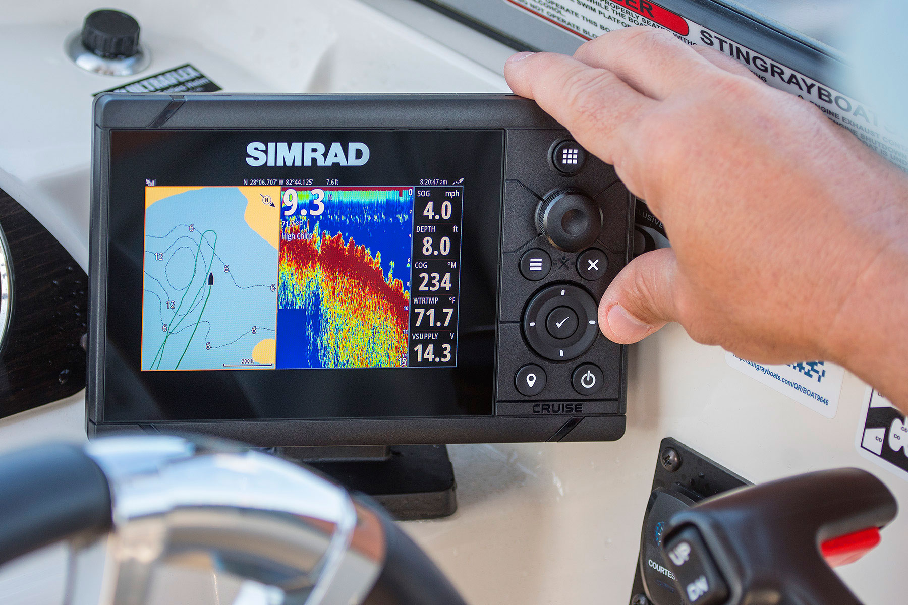 SIMRAD® presenta Cruise, il plotter cartografico più intuitivo sul mercato