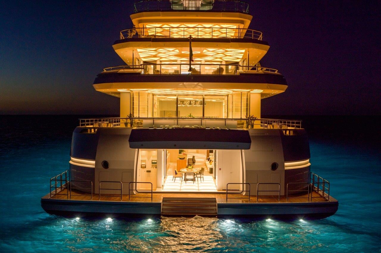 Benetti FB272 M/Y “Luminosity” il Giga yacht ibrido