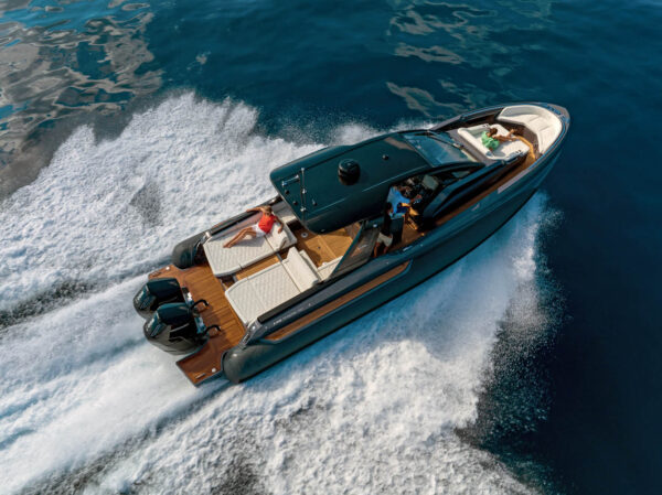 ZAR Imagine 130: la prova con una coppia di Mercury V12 600 HP