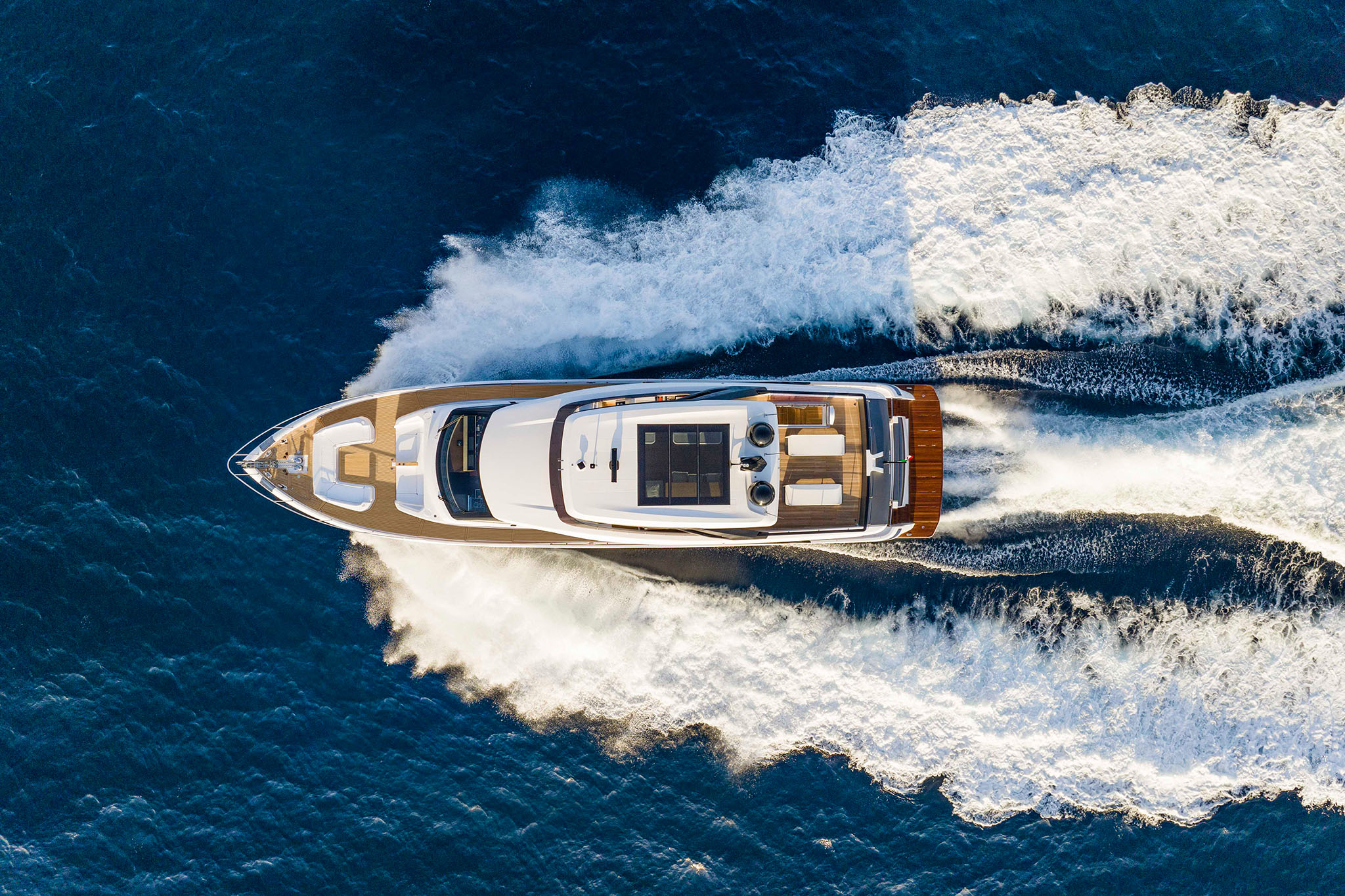 Ferretti Yachts 860, il nuovo flybridge dal design accattivante