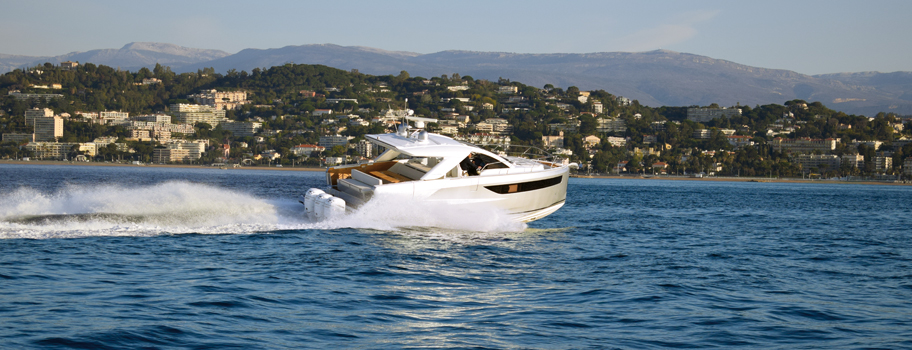 Jeanneau DB/43 OB, un day boat premium