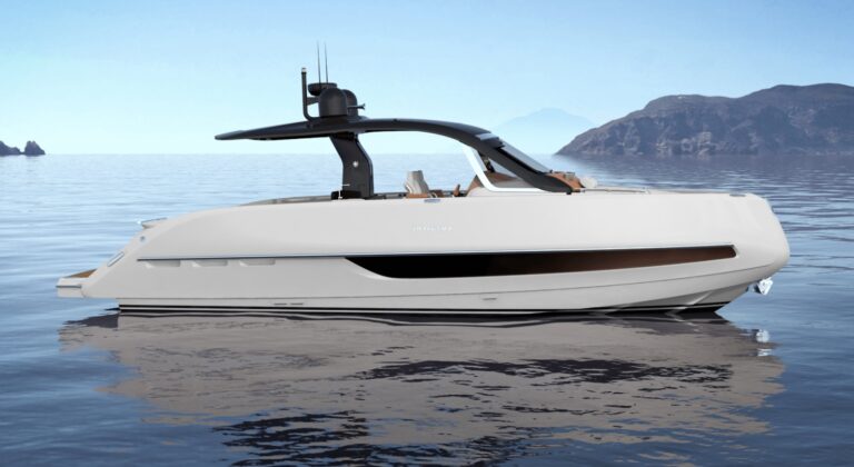 Invictus TT420 debutta a Cannes in versione "Vogue White"