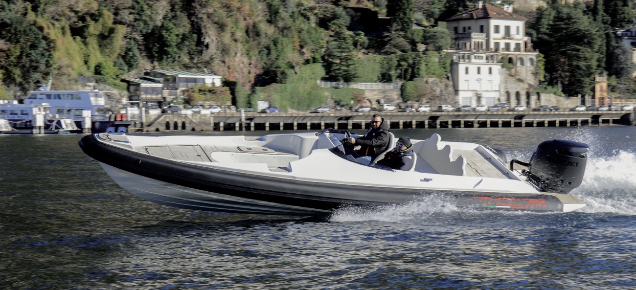 NAUMA-TEC Freccia 800 in prova con il Suzuki DF250 KURO